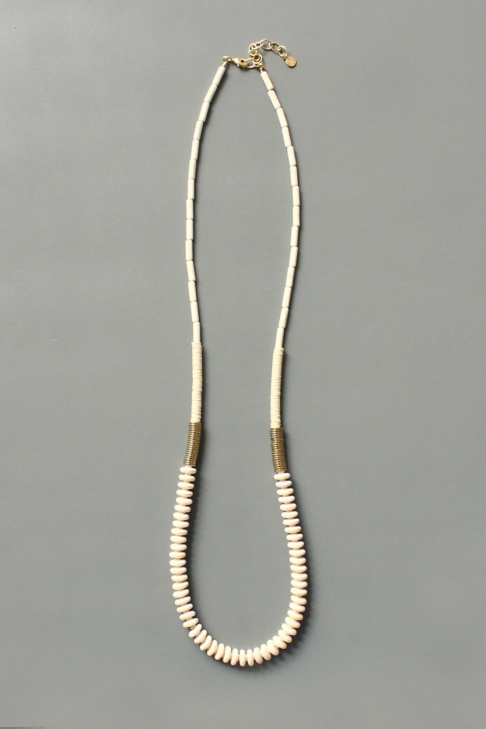 ISL131 White and gold disc necklace – david aubrey